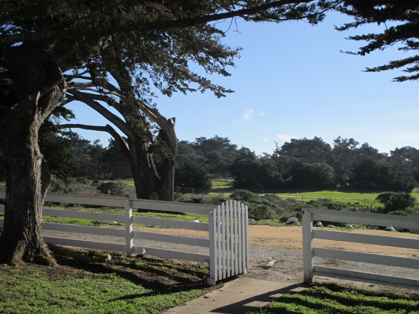 Empty spaces – SMALL MOMENTS FULL OF GRACE